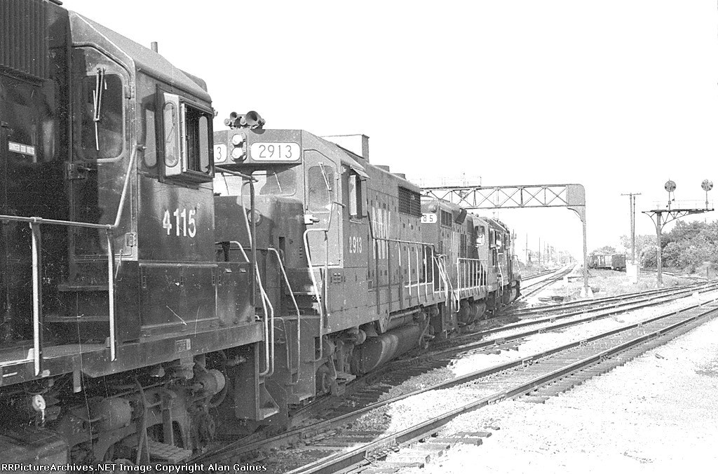 N&W GP-35 2913